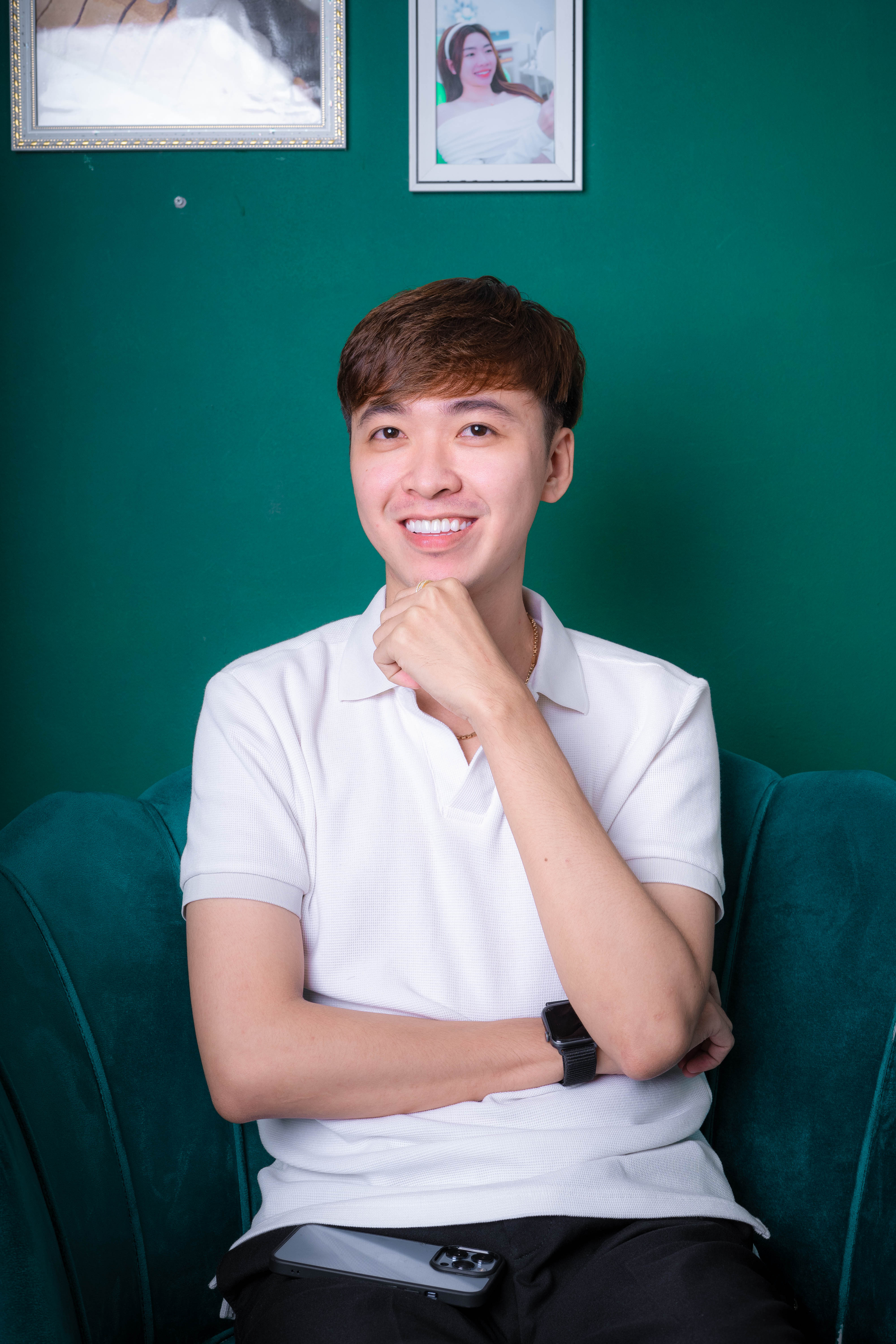 Anh Phi Phàm bọc 20 răng sứ HT Smile